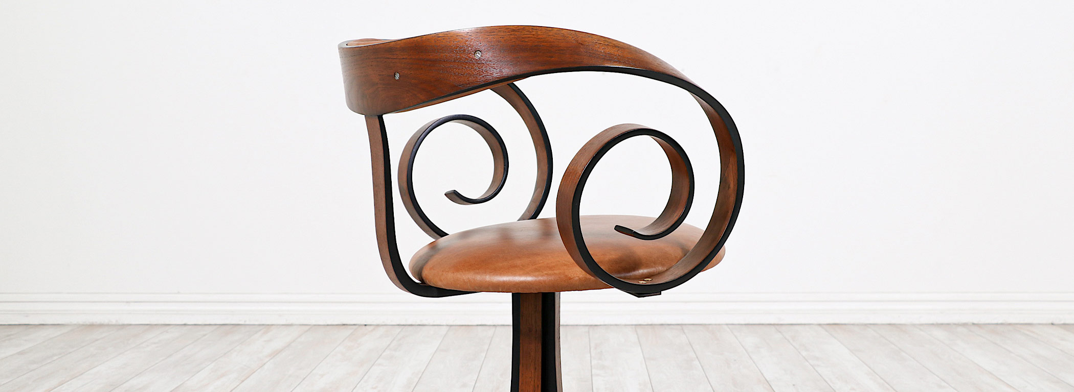 George Mulhauser "Scroll" Sculpted Arm Chair for Plycraft | Danish ...