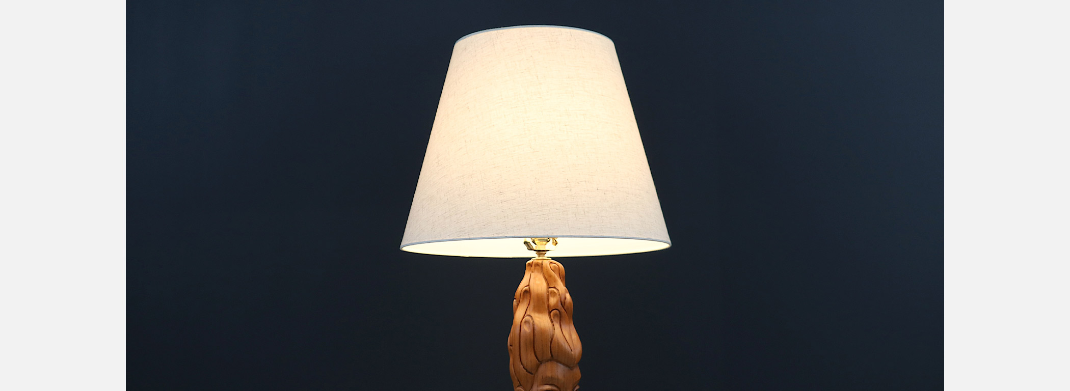 Mid-Century Modern Sculpted Woman Figure Table Lamp by Lighthouse Co ...