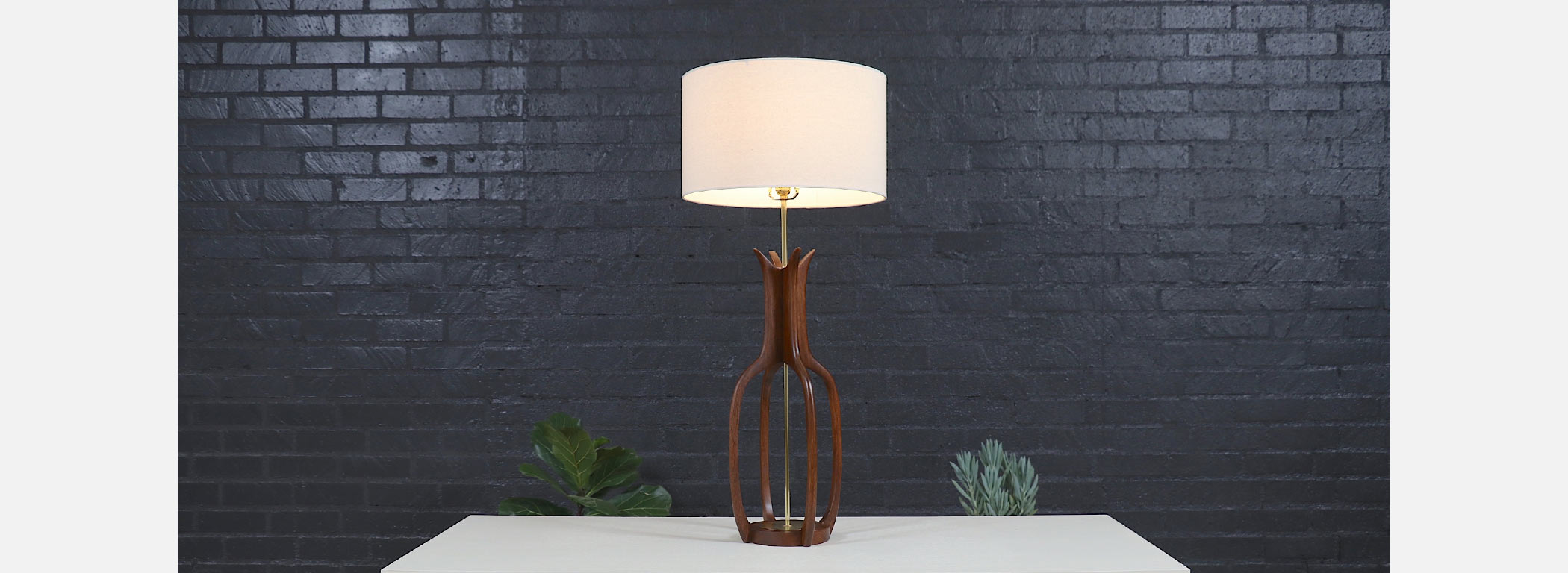 Mid-Century Sculpted Table Lamp by Jack Haywood for Modeline Image