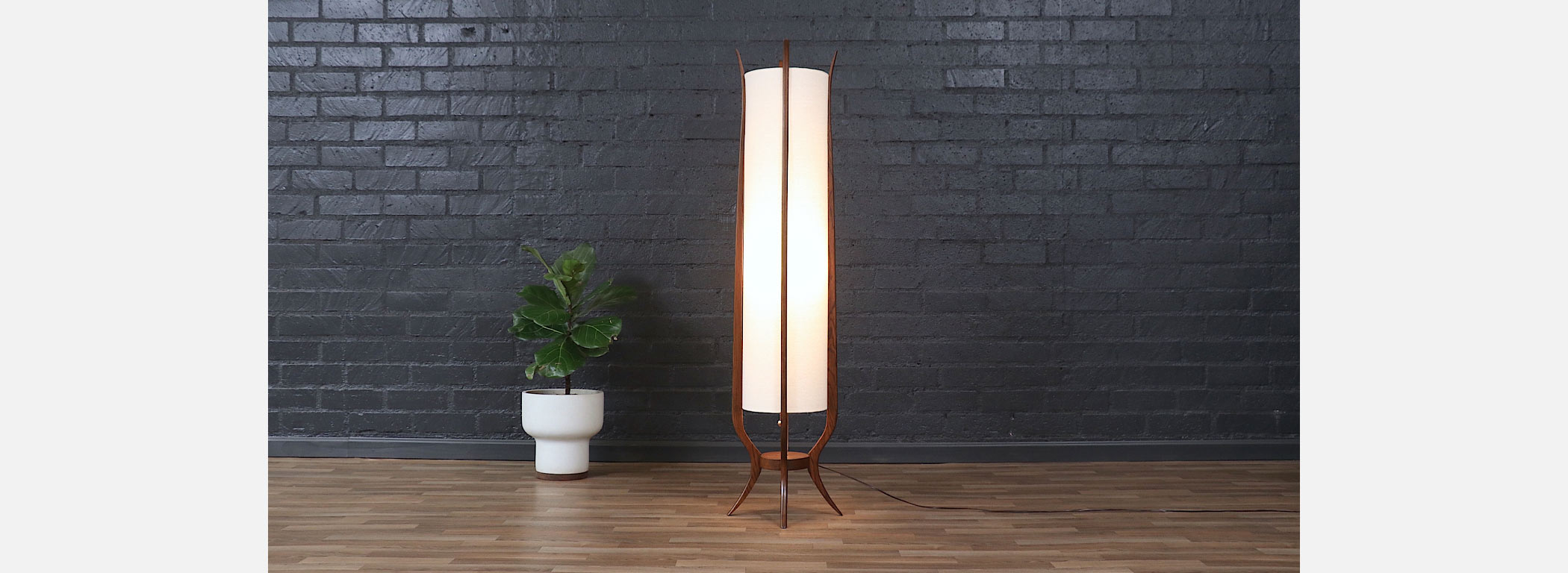 Sculptural Mid-Century Modern Floor Lamp by Roller Lamp Co. Image